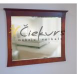 Spoguļi dažādos koka ietvaros guļamistabai un priekšnamam